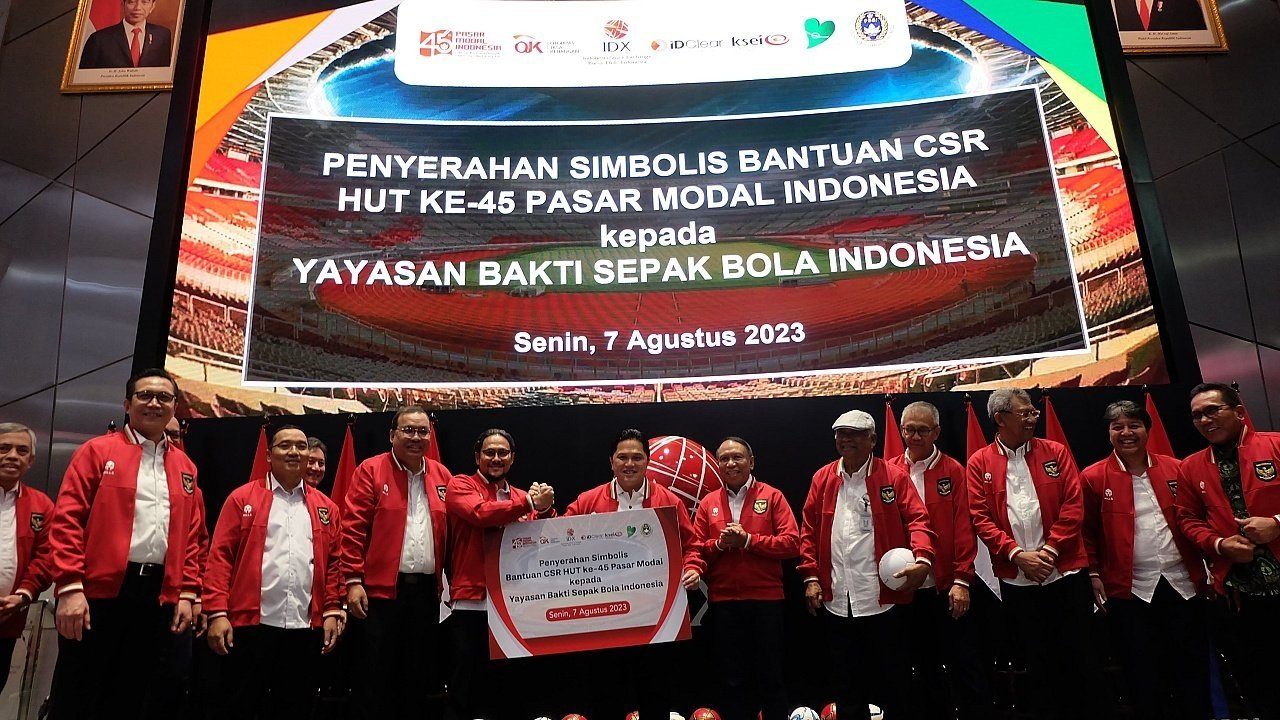 Penyerahan Bantuan CSR Kepada Yayasan Bakti Sepak Bola Indonesia - IDClear Penyerahan Bantuan CSR Kepada Yayasan Bakti Sepak Bola Indonesia - IDClear